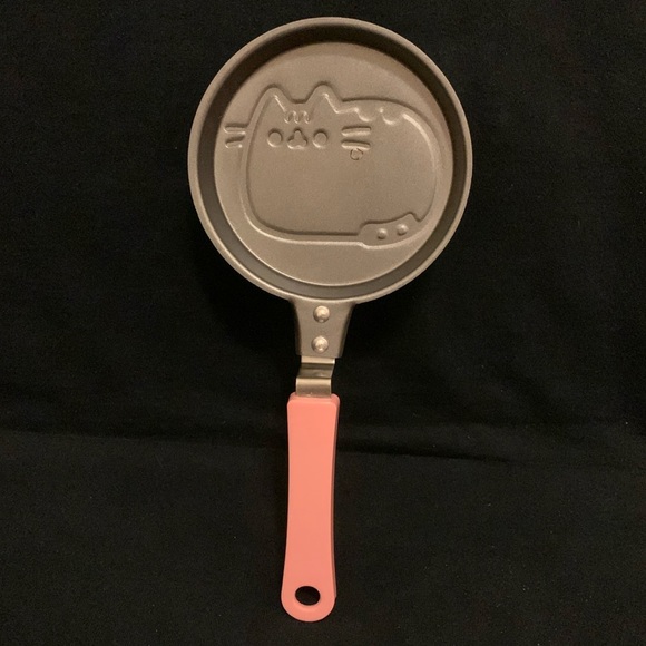 Pusheen | Accessories | Pusheen Mini Pancake Pan Damaged | Poshmark